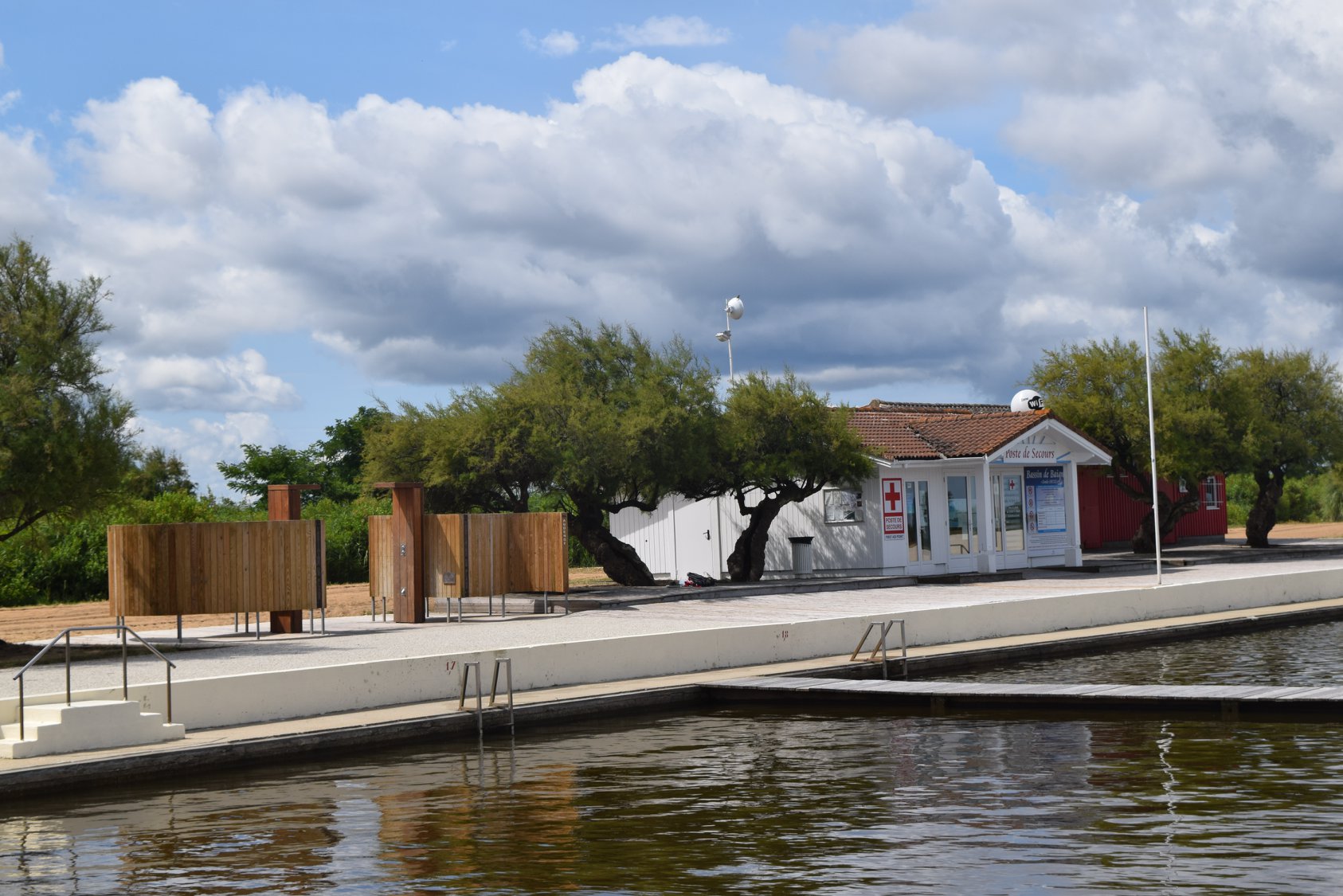 Le plus grand bassin d'eau de mer d'Europe ouvre à la baignade - Mer ...